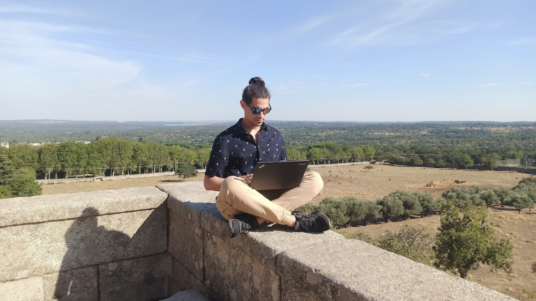 How To Write A Travelogue? 7 Useful Tips To Write Travel Stories